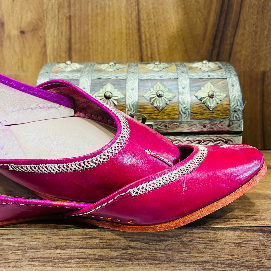 Buy Punjabi Jutti For Ladies | Juttis for Women Online- Jutties Maker
