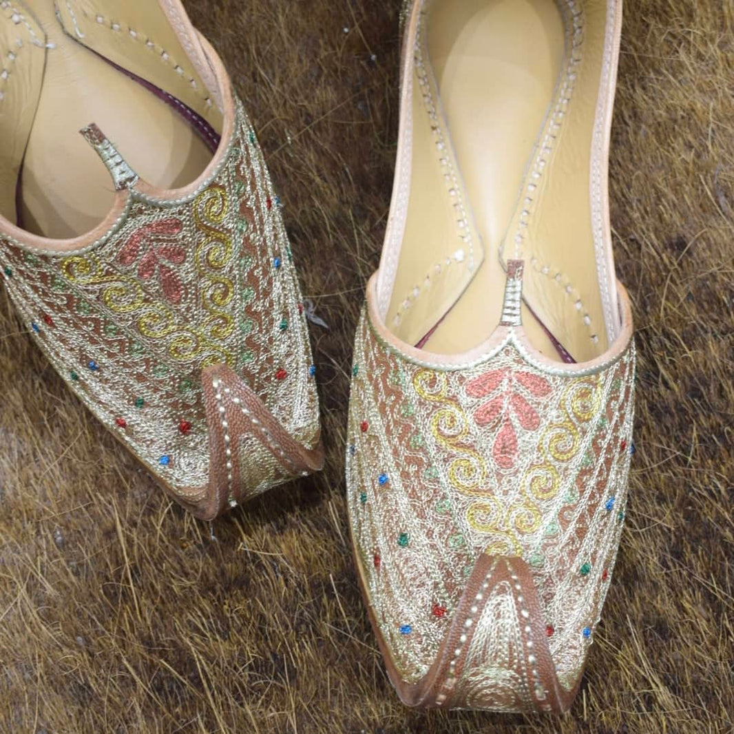 Jutties Maker - Premium Custom Jutties & Handcrafted Footwear Online ...