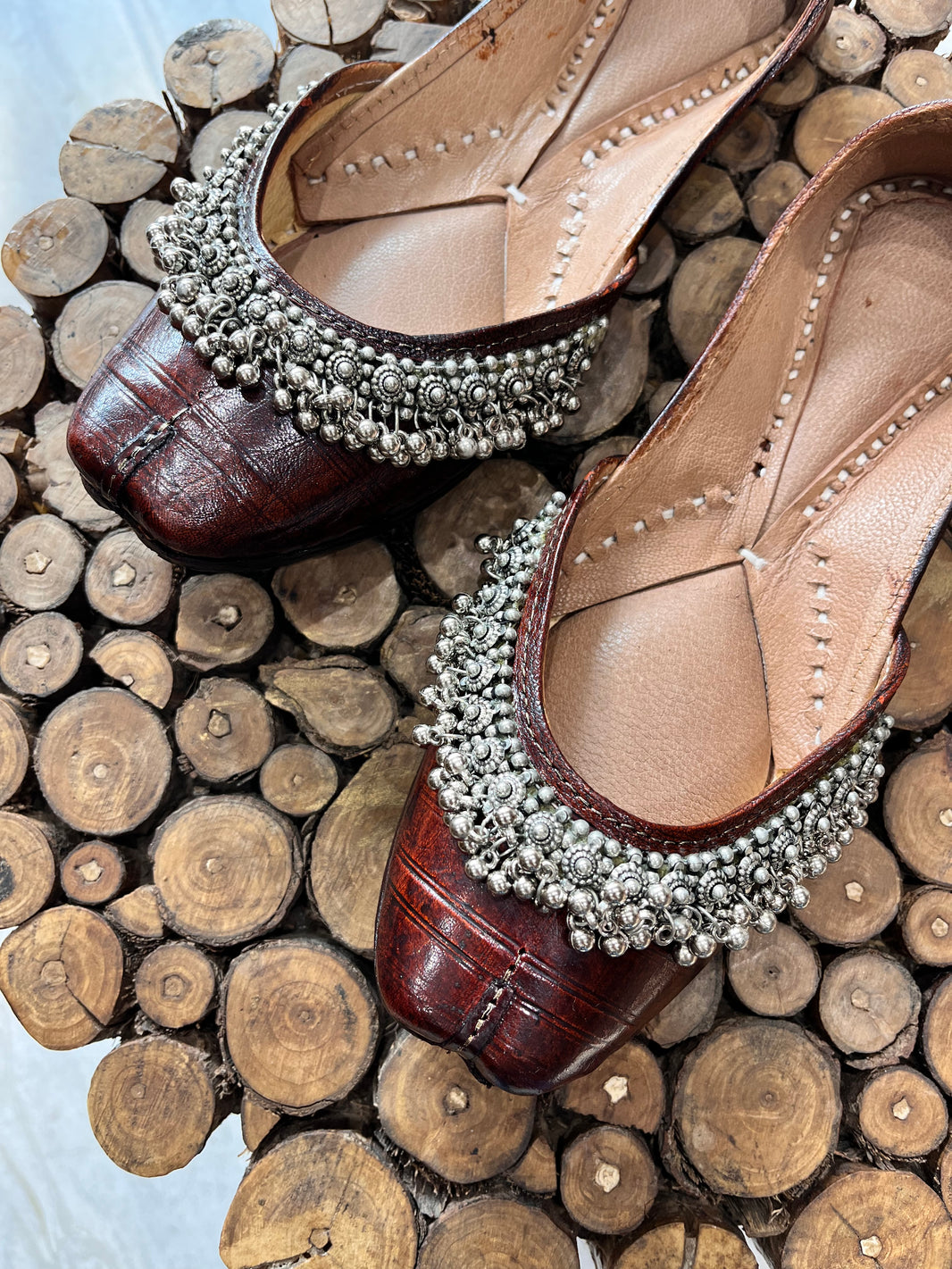 Jutties Maker - Premium Custom Jutties & Handcrafted Footwear Online ...